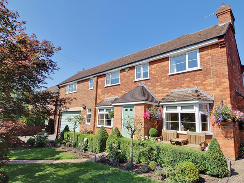 Featured property A stylish family home with gorgeous garden in Hartpury