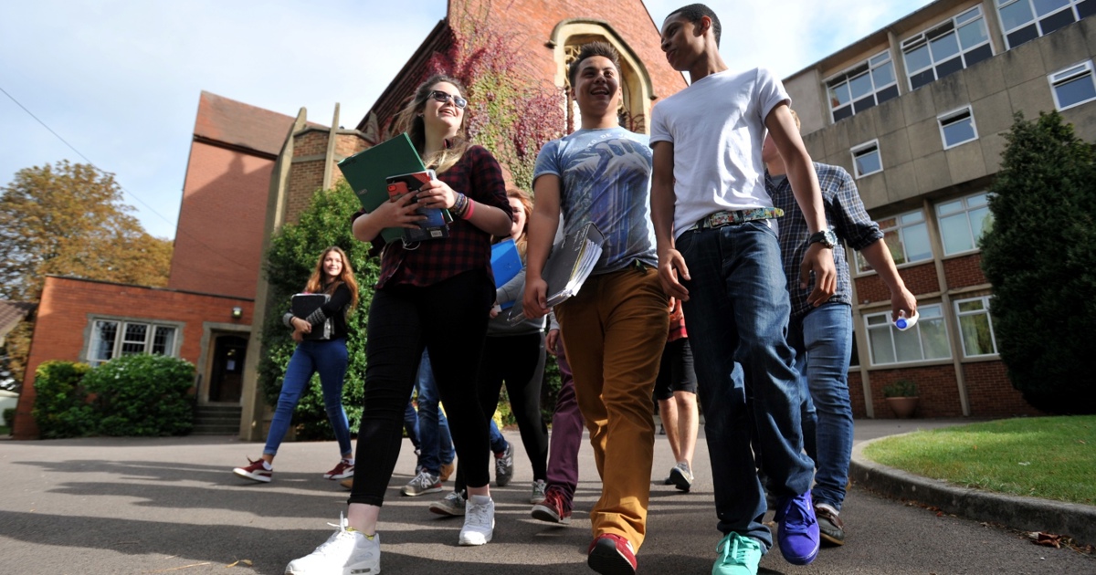 How to book Dean Close School Easter Revision Course March 2026