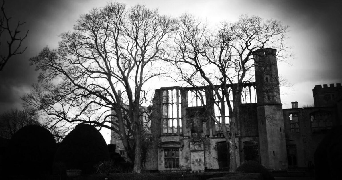 10 ghostly and spooky attractions you can get to by bus from ...