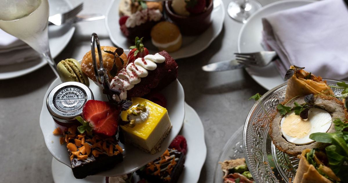Berkeley Castle hosts exclusive Champagne afternoon tea this September 2023