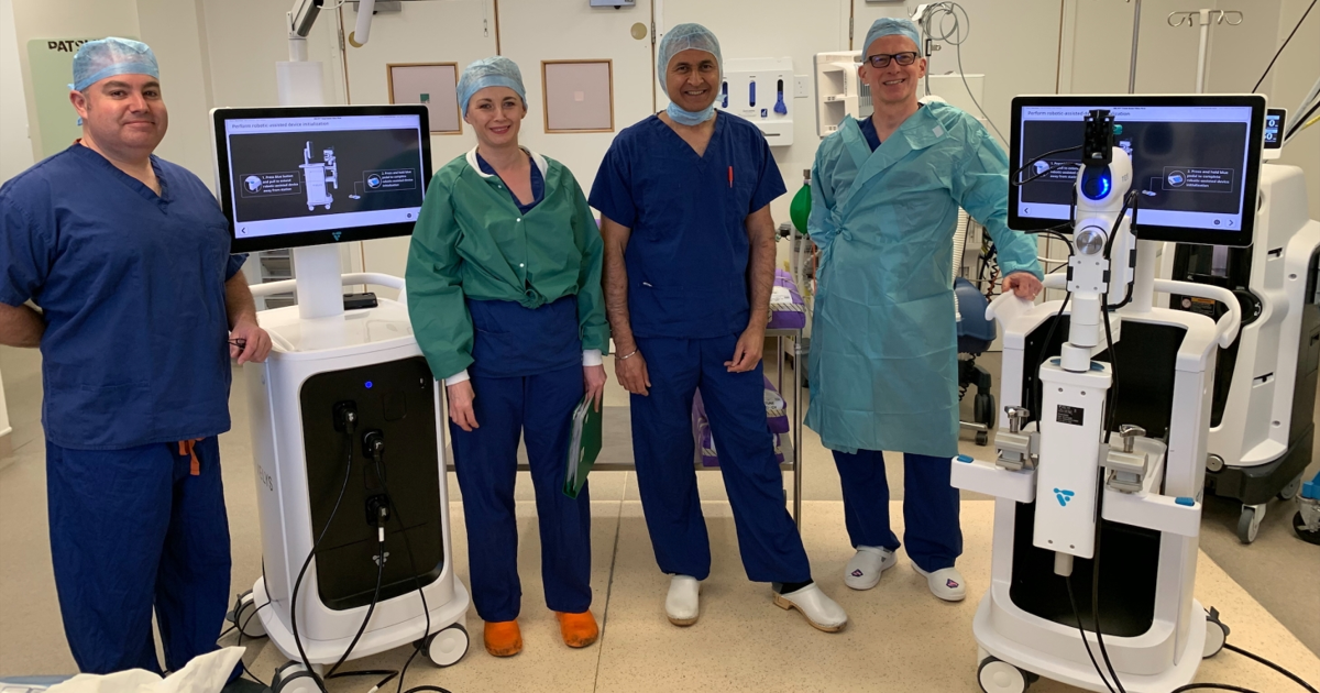 Meet the robot that helps replace knees at a free health evening in ...